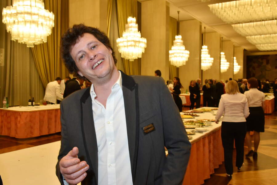 La carrière en images de Joe Dassin - Voici