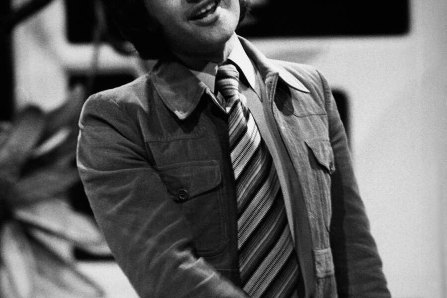 La carrière en images de Joe Dassin - Voici