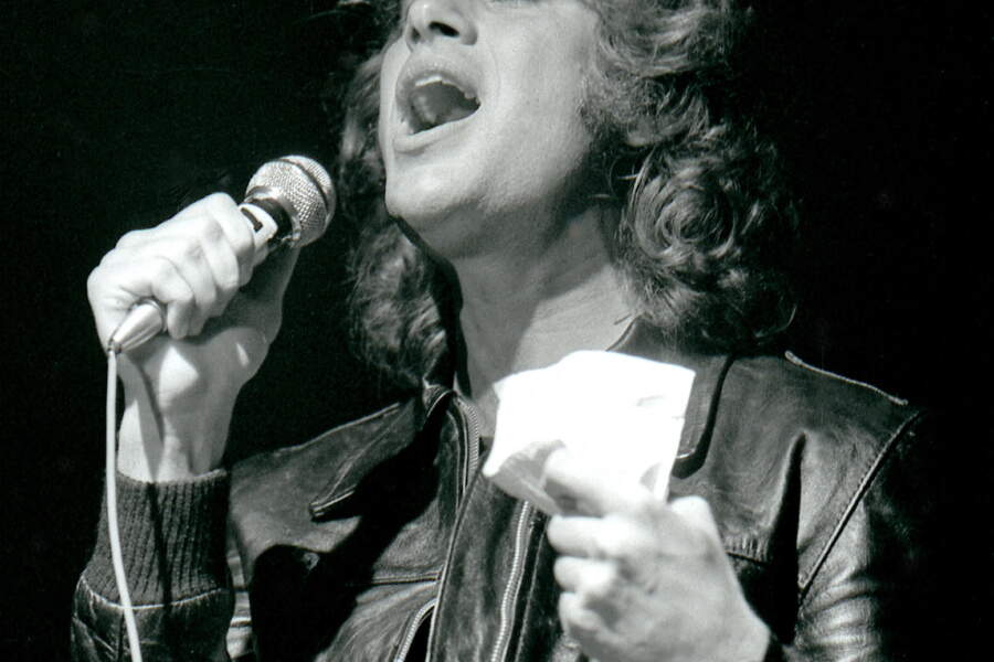 La carrière en images de Mike Brant - Voici