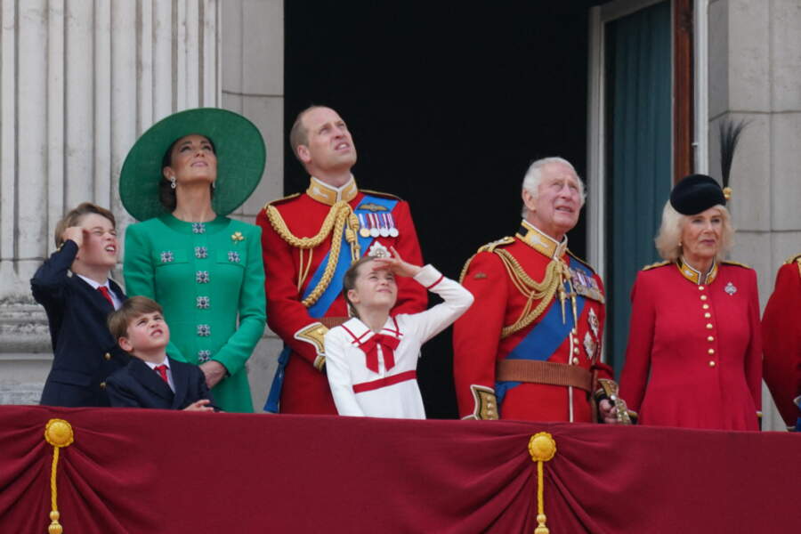Trooping the colour : Charles III, Camilla, Kate et William avec leurs ...