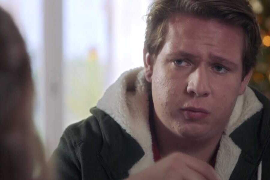 Linda Hardy, Lorie Pester, Vanessa Demouy... Ces acteurs qui ont quitté ...