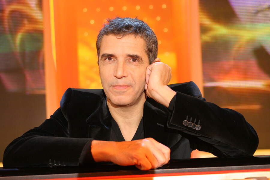 Julien Clerc : découvrez l'évolution physique du chanteur - Voici