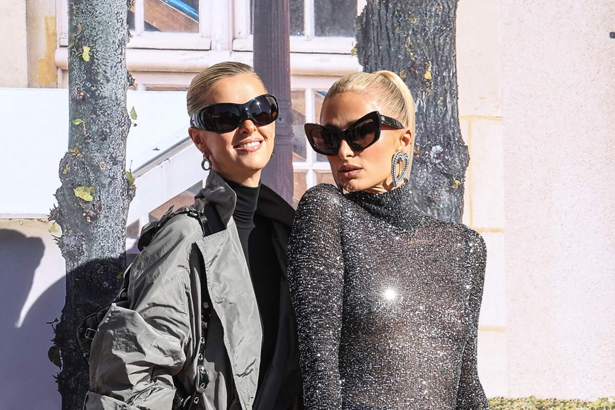 Paris Hilton fait le show avec sa soeur Nicky à la Fashion Week de ...
