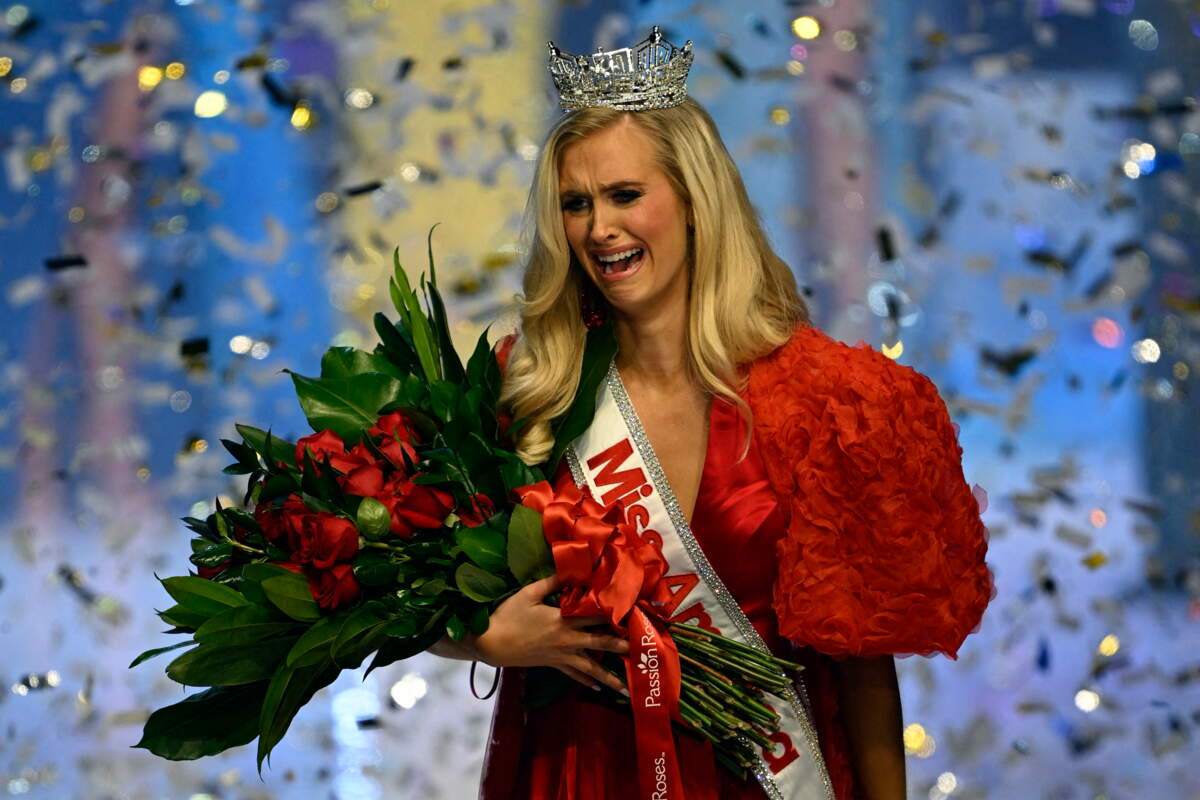 Madison Marsh est élue Miss America 2024 - Voici
