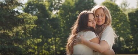 PHOTOS Lara Fabian dévoile de rares images de sa fille Lou âgée de 13 ans - Voici