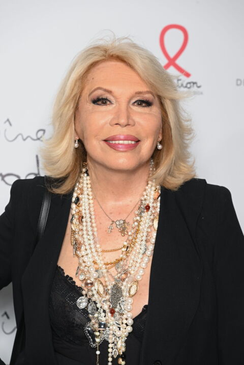 PHOTOS Amanda Lear : à 83 ans, en costume et caraco, elle adopte la ...