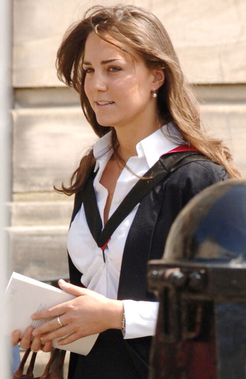 Kate Middleton “le visage grave” : sa première apparition publique ...