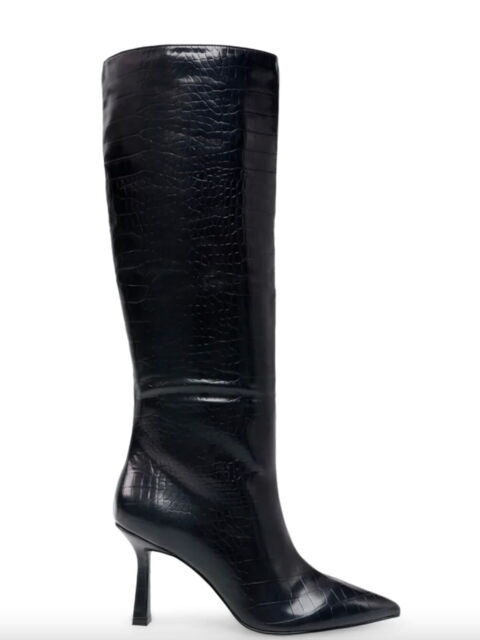 Pointy boots : ces bottes bizarres des années 2000 font leur retour ...