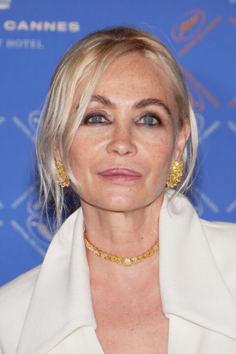 PHOTO Emmanuelle Béart : à Cannes, l'actrice de 59 ans ose un make-up ...