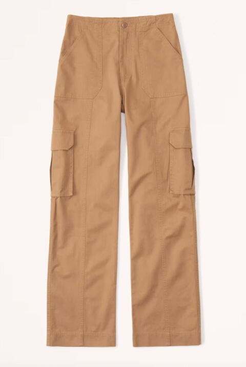 Ce pantalon cargo allonge la silhouette avec sa coupe parfaite et ...