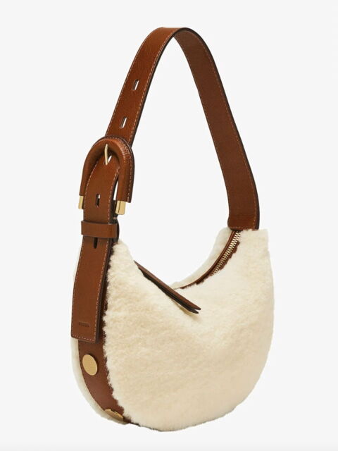 Tendance sac à main 2024 : léger, douillet et chic, ce sac nous fait un look canon à tous les ...