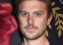 Adam Demos - La biographie de Adam Demos avec Voici.fr