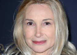 Isabelle Doval - La biographie de Isabelle Doval avec Voici.fr