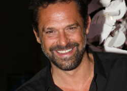 Renaud Roussel - La biographie de Renaud Roussel avec Voici.fr