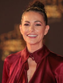 PHOTO Lio métamorphosée : elle assume ses cheveux blancs sur tapis ...