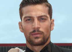 Simone Susinna - La biographie de Simone Susinna avec Voici.fr