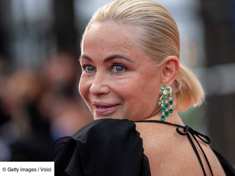 PHOTO Emmanuelle Béart : à 58 ans, elle ose le look de grand-père et c ...