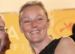 Caroline Magne - La biographie de Caroline Magne avec Voici.fr