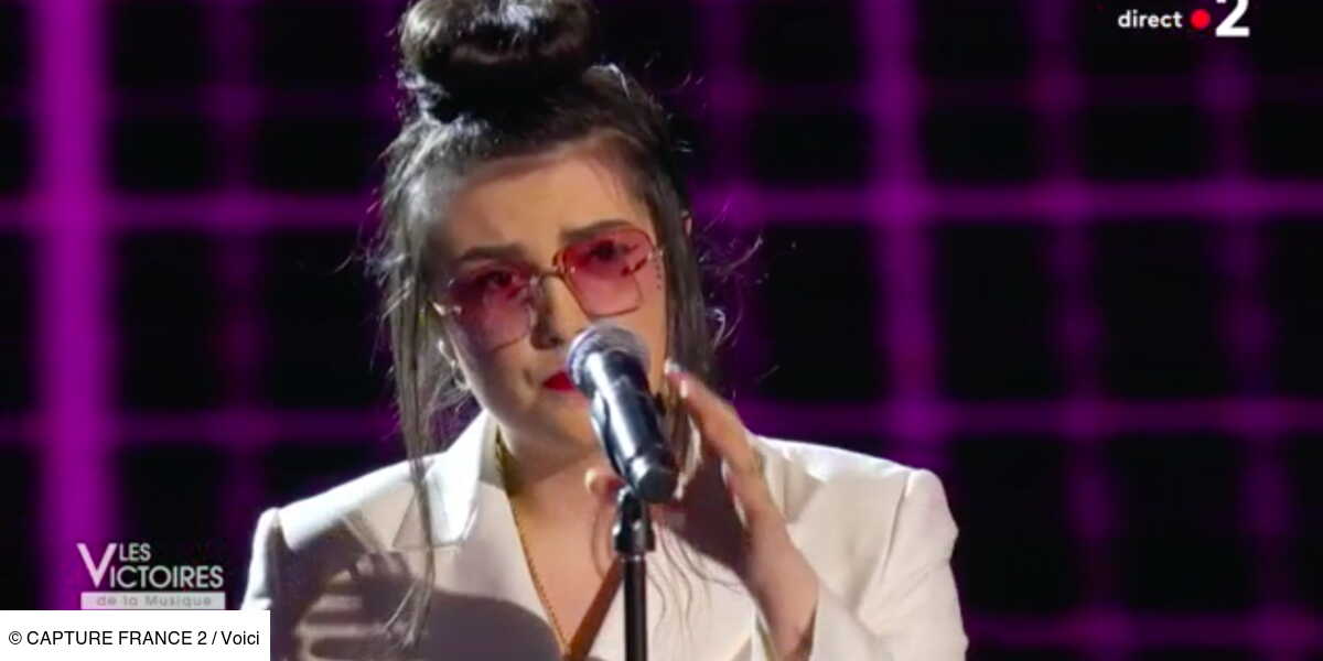 VIDEO Victoires de la musique 2022 : Hoshi, en larmes, elle se livre en ...