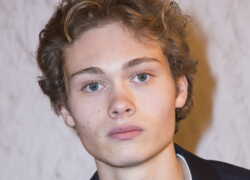 Jules Houplain - La biographie de Jules Houplain avec Voici.fr