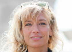 Julie Debazac - La biographie de Julie Debazac avec Voici.fr