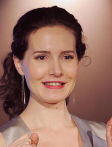 Raphaël Enthoven - La biographie de Raphaël Enthoven avec Voici.fr