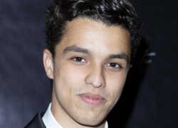 Kjel Bennett - La biographie de Kjel Bennett avec Voici.fr