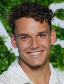 Théo Curin - La biographie de Théo Curin avec Voici.fr