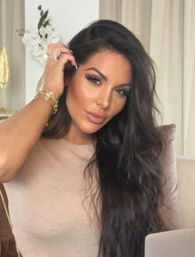 Laura Lempika - La biographie de Laura Lempika avec Voici.fr