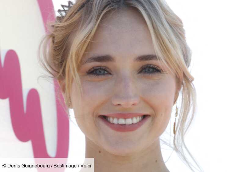 PHOTOS Chloé Jouannet : dans les rues de Paris, la fille d'Alexandre ... PHOTOS Chloé Jouannet : dans les rues de Paris, la fille d'Alexandre ...