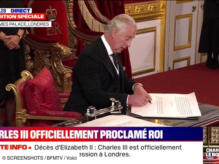 Charles III roi d'Angleterre : le message caché de William et Harry lors de la signature du ...