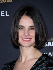 Jennifer Decker - La biographie de Jennifer Decker avec Voici.fr