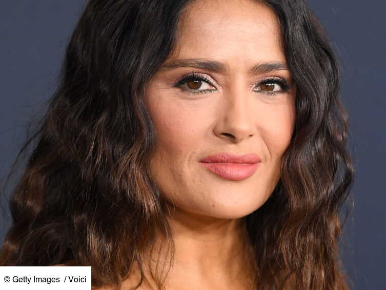 PHOTO Salma Hayek : en maxi décolleté au Gala du LACMA, elle fait plus ...