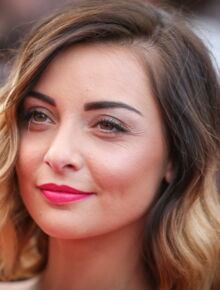 VIDEO Priscilla Betti : frange et coloration tendance, la chanteuse ...