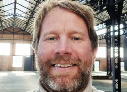 Éric Larchevêque - La biographie de Éric Larchevêque avec Voici.fr