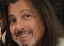 Eric Azhar - La biographie de Eric Azhar avec Voici.fr