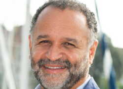 Yannig Samot - La biographie de Yannig Samot avec Voici.fr