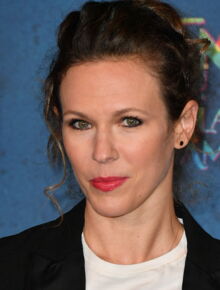 « C'est ton dernier concert » : Lorie Pester menacée de mort, cet ...