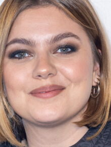 Sananas : pour le lancement de sa marque Otrera Beauty, elle remet au ...