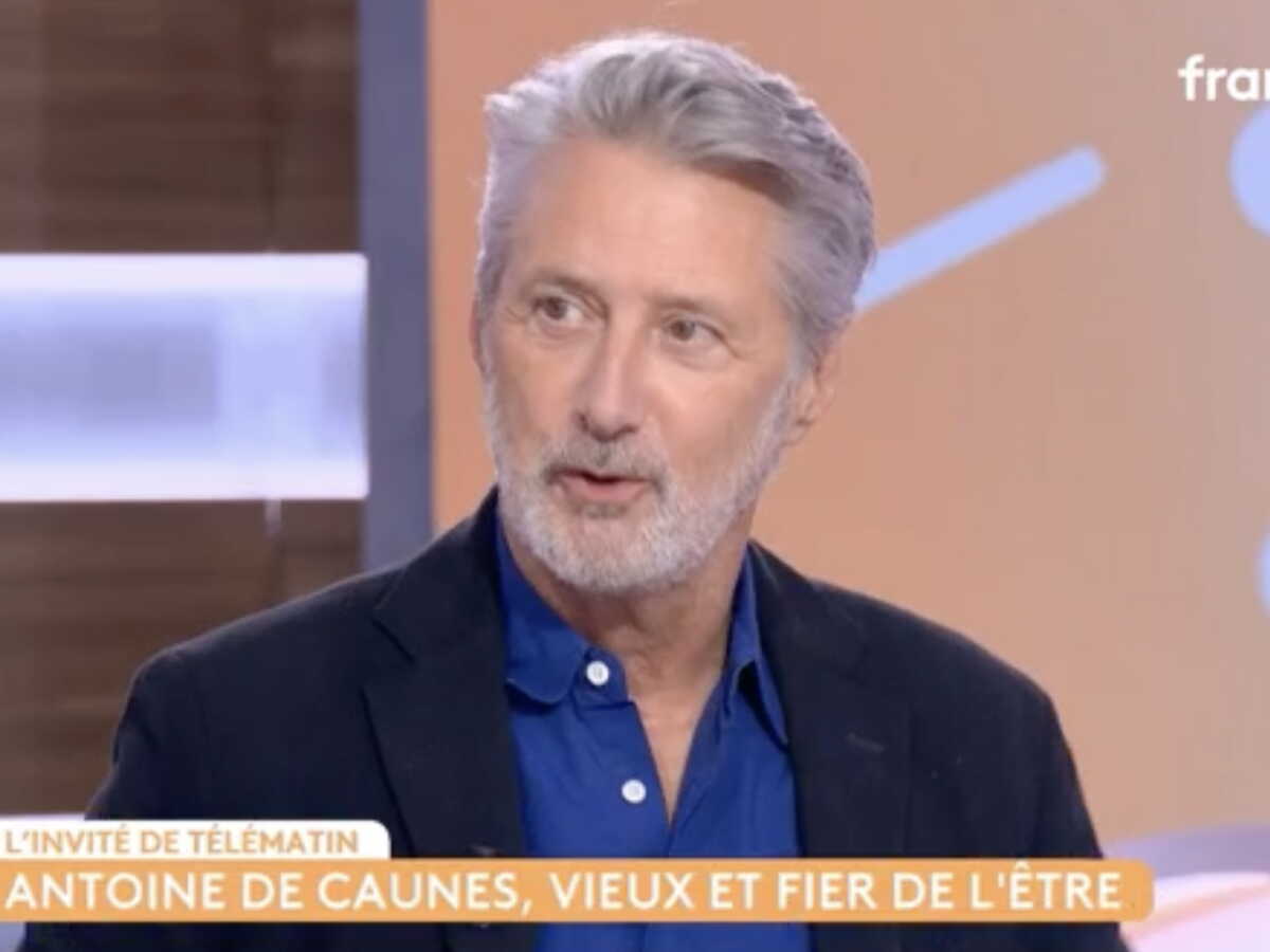 "C'était compliqué pour lui" : Antoine de Caunes se confie