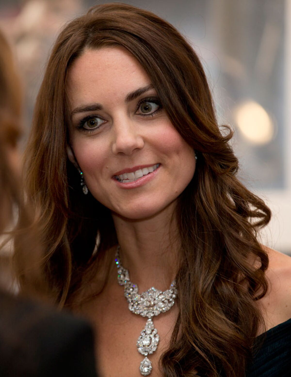 Kate Middleton et le collier de la Reine - Voici