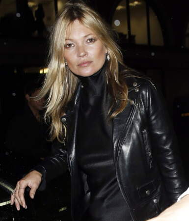 15 pièces qui font de Kate Moss une icône mode - Voici