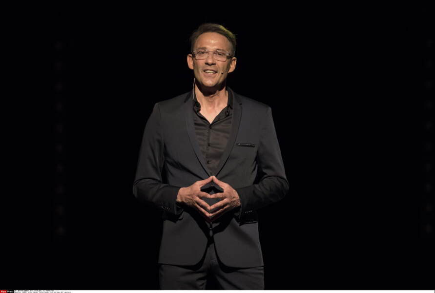 VOICI Qui sont les 20 animateurs préférés des Français ? - Voici