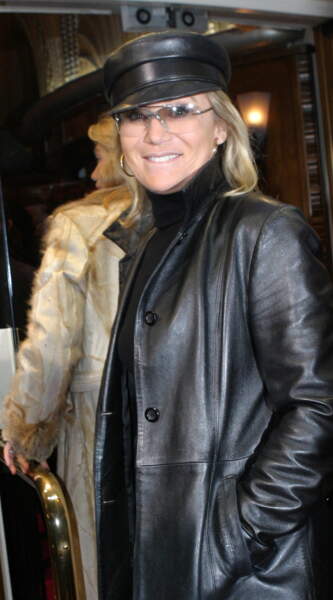 Sheila : découvrez son évolution physique - Voici