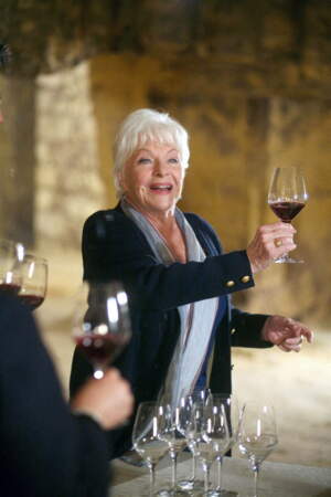 Découvrez l'évolution physique de l'actrice Line Renaud - Voici