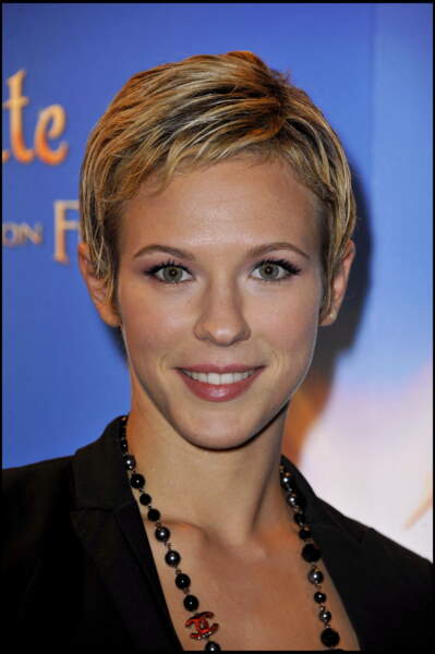 Lorie : découvrez l'évolution physique de la chanteuse - Voici