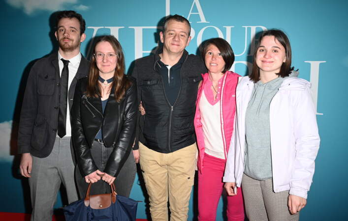 Dany Boon avec sa compagne, sa fille et son frère, Kad Merad en ...