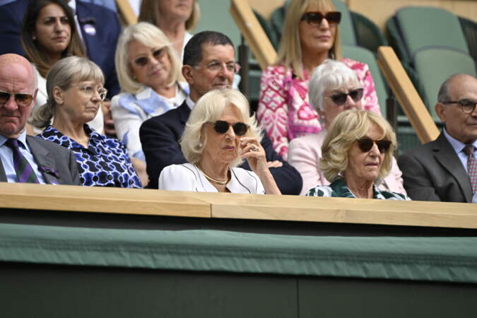 Camilla Parker-Bowles et sa sœur, Zara et Mike Tindall... La famille ...