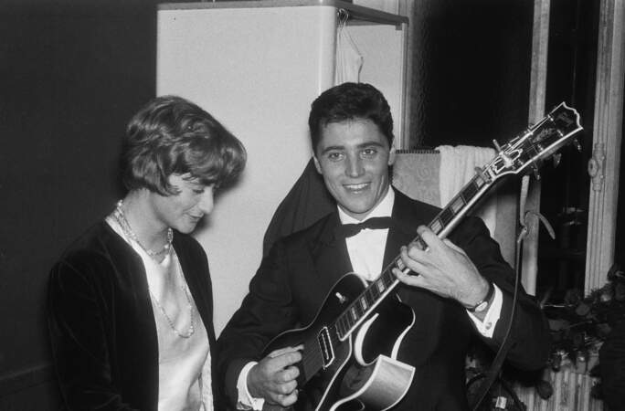 Sacha Distel : découvrez sa vie en images - Voici