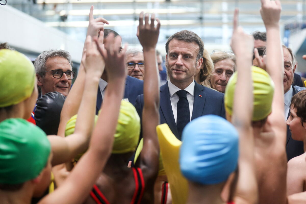 Emmanuel Macron inaugure le centre aquatique olympique à Saint Denis ...